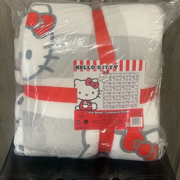 Hello Kitty | Bedding | New Hello Kitty Gray Plaid Red Bow 9 X 90 Plush ...